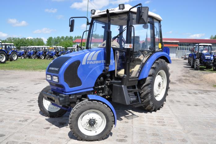 Ciągnik Farmtrac 555/555DT (47,6 KM)
